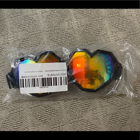 Accessories | Nwt Black Heart Shaped Goggle Sunglasses Oversized ...